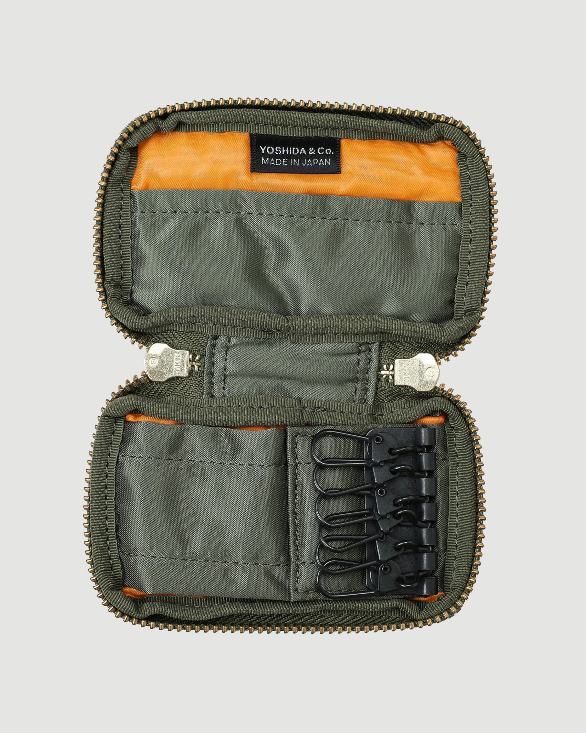 Porter Yoshida – Tanker Key Case Sage Green – Tenue de Nîmes